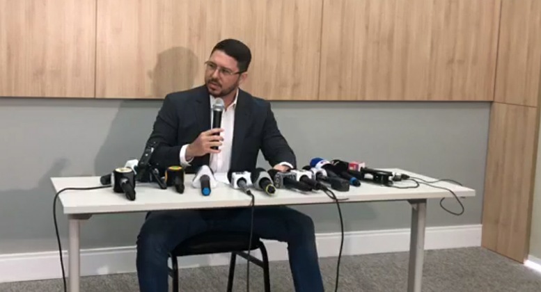 Carlos Almeida subestima imprensa em coletiva com poucas explicações e ...