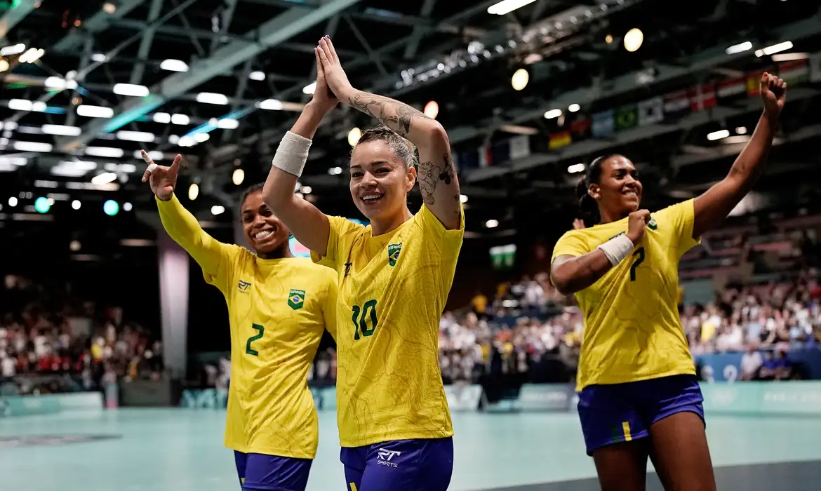 Seleção Brasileira de Handebol Feminino brilha na estreia das ...