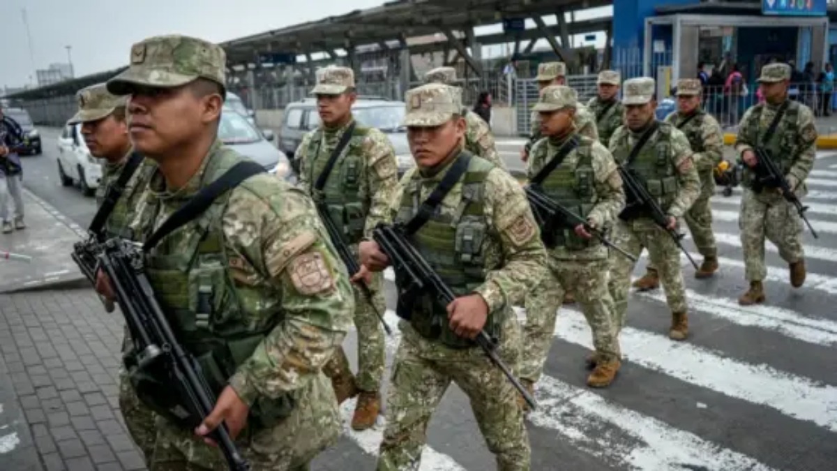 Peru enfrenta onda de assassinatos e decreta estado de emergência