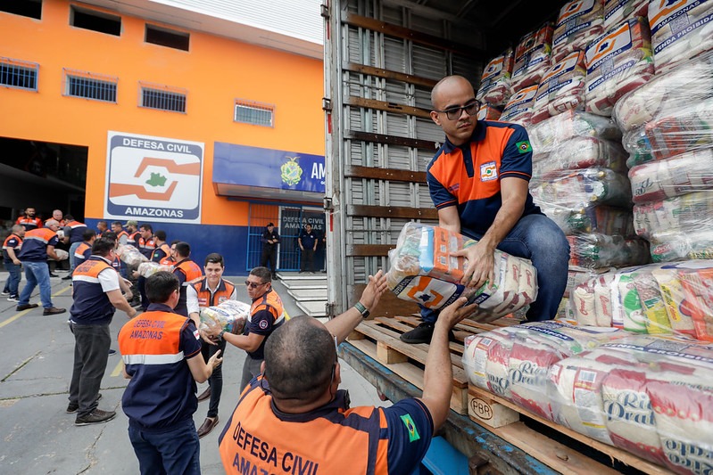 Governo do AM envia 50 toneladas de ajuda humanitária a Borba e Novo ...