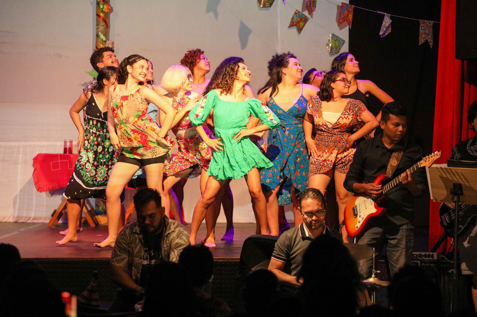 UEA reinaugura Teatro Américo Alvarez e fortalece cultura no Amazonas