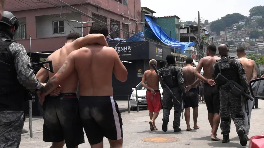 Rio entra em estágio 2 durante guerra contra o Comando Vermelho