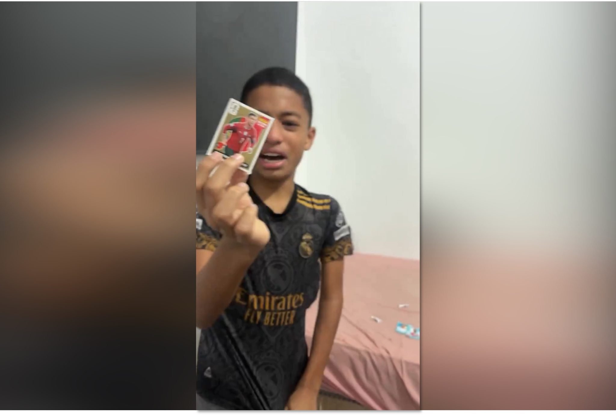 VÍDEO: Menino chora ao encontrar figurinha "Legend Ouro" de Cristiano ...